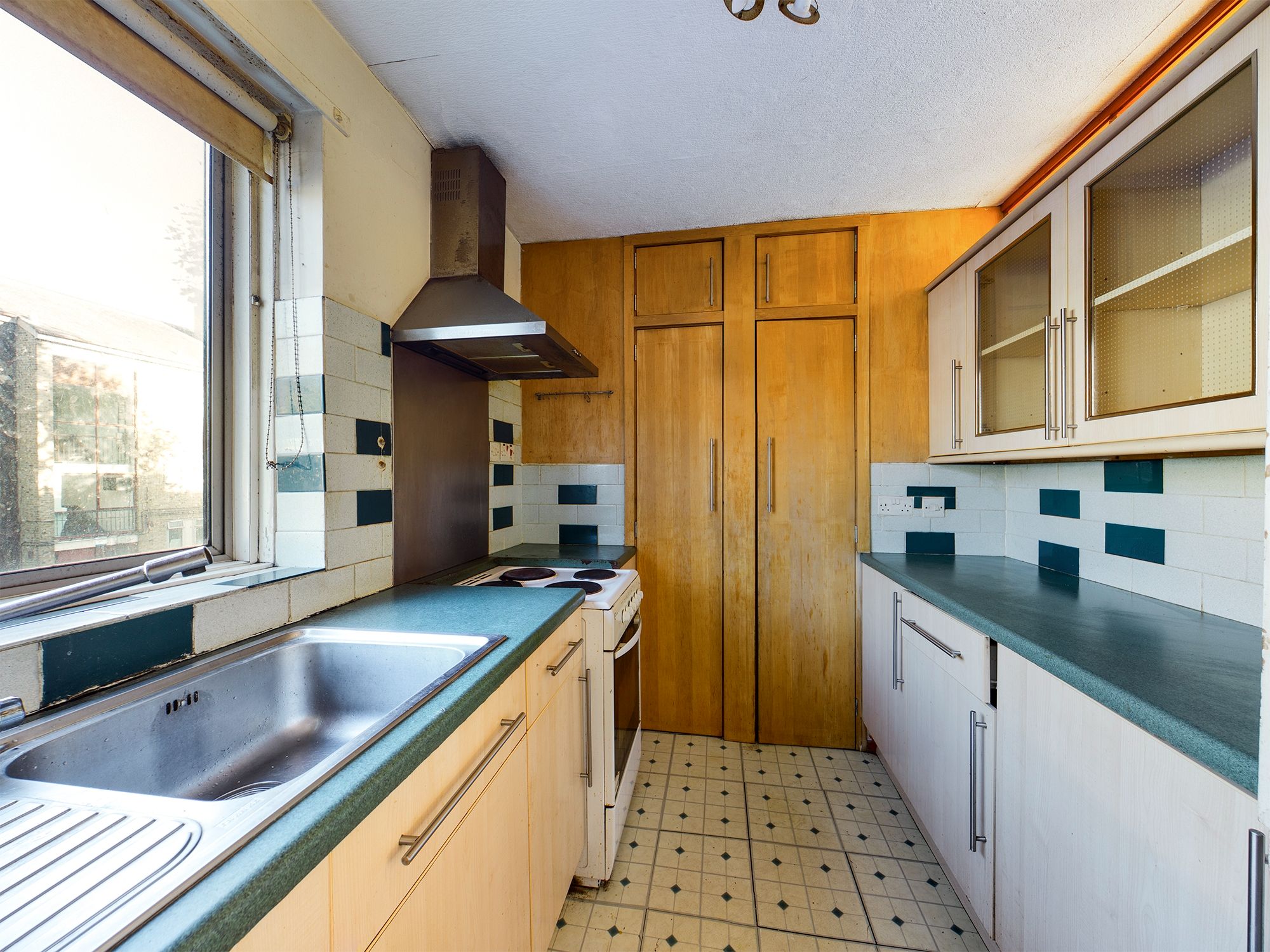3 bed flat for sale in Cooks Road, London SE17 - Zoopla