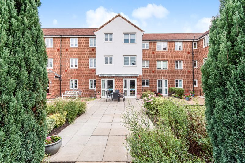 1 bed flat for sale in Bennett Court, Letchworth Garden City SG6 - Zoopla