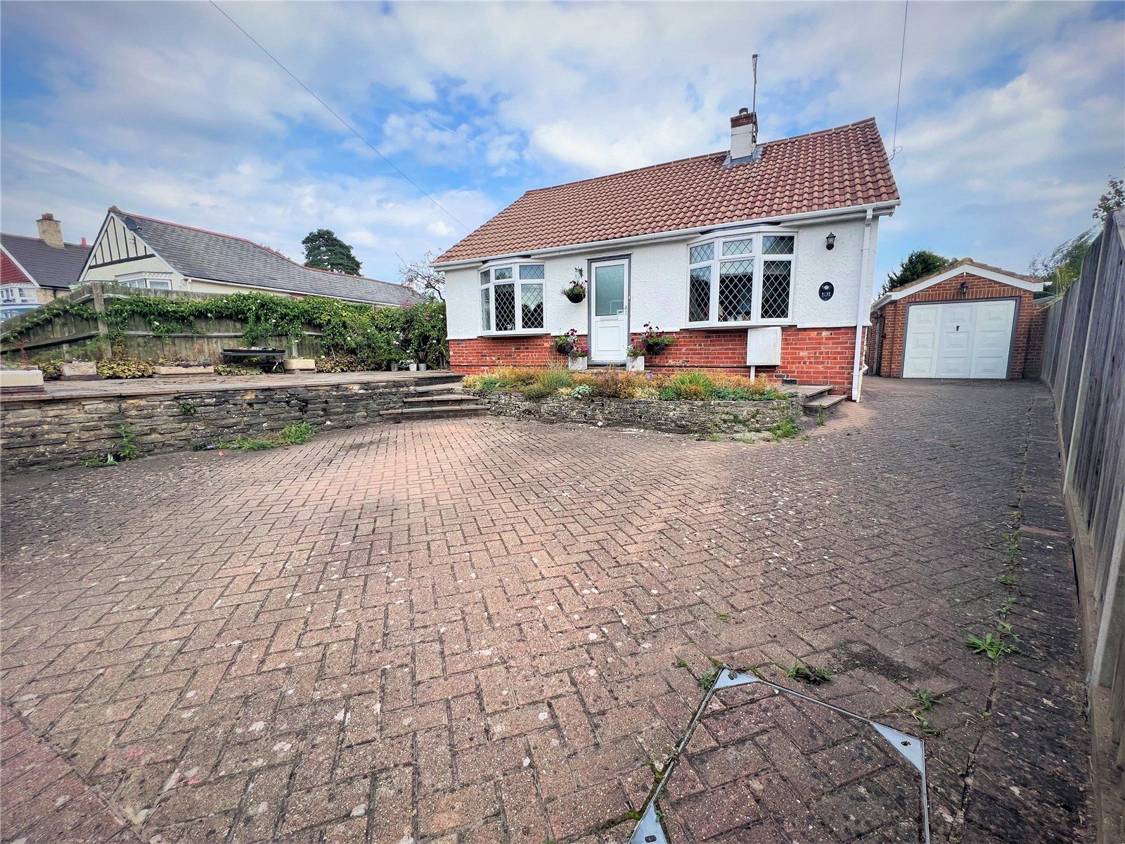 3 Bed Detached House For Sale In Ayling Lane Aldershot Hampshire Gu11