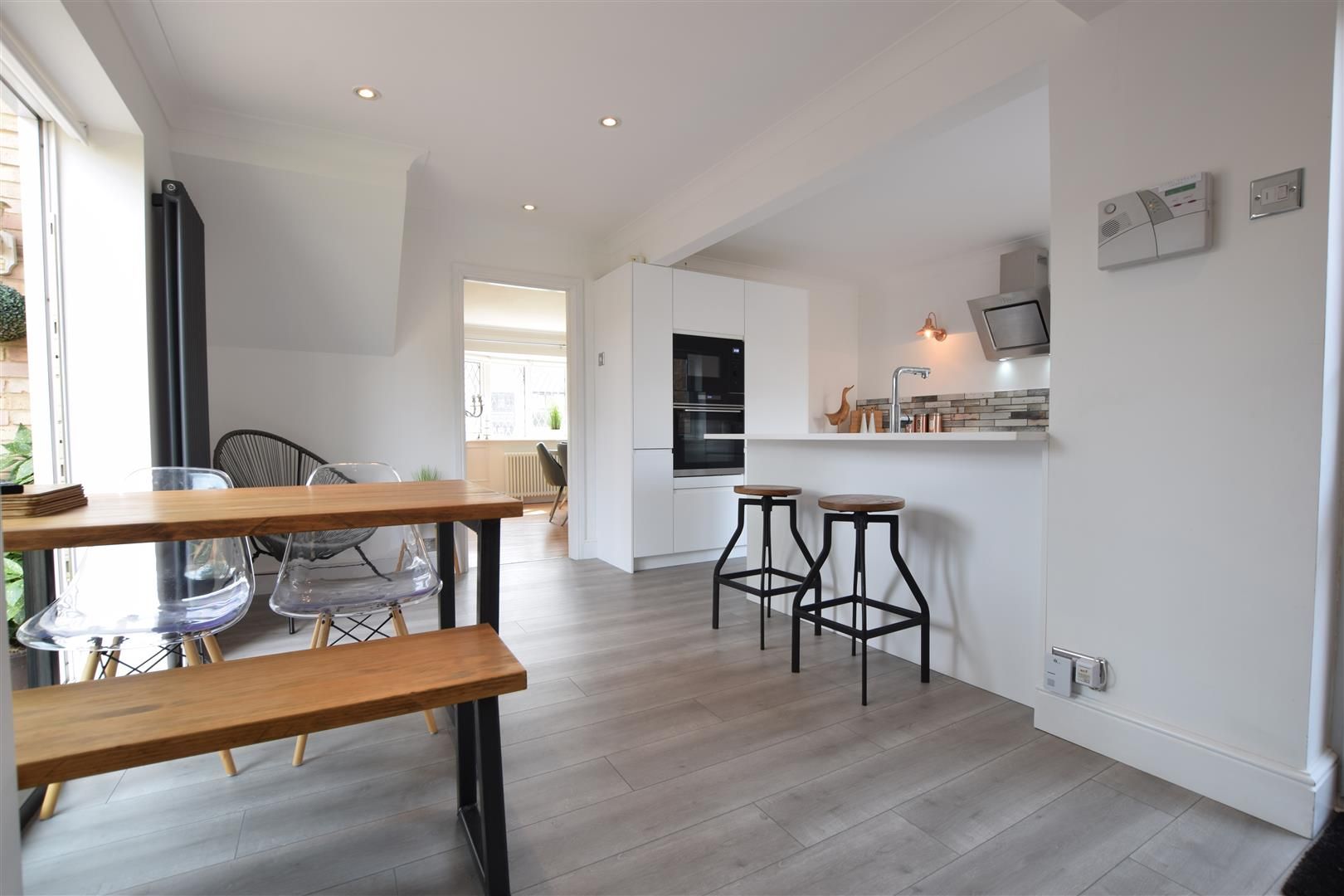 5 bed end terrace house for sale in Chichester Close, Aveley, South ...