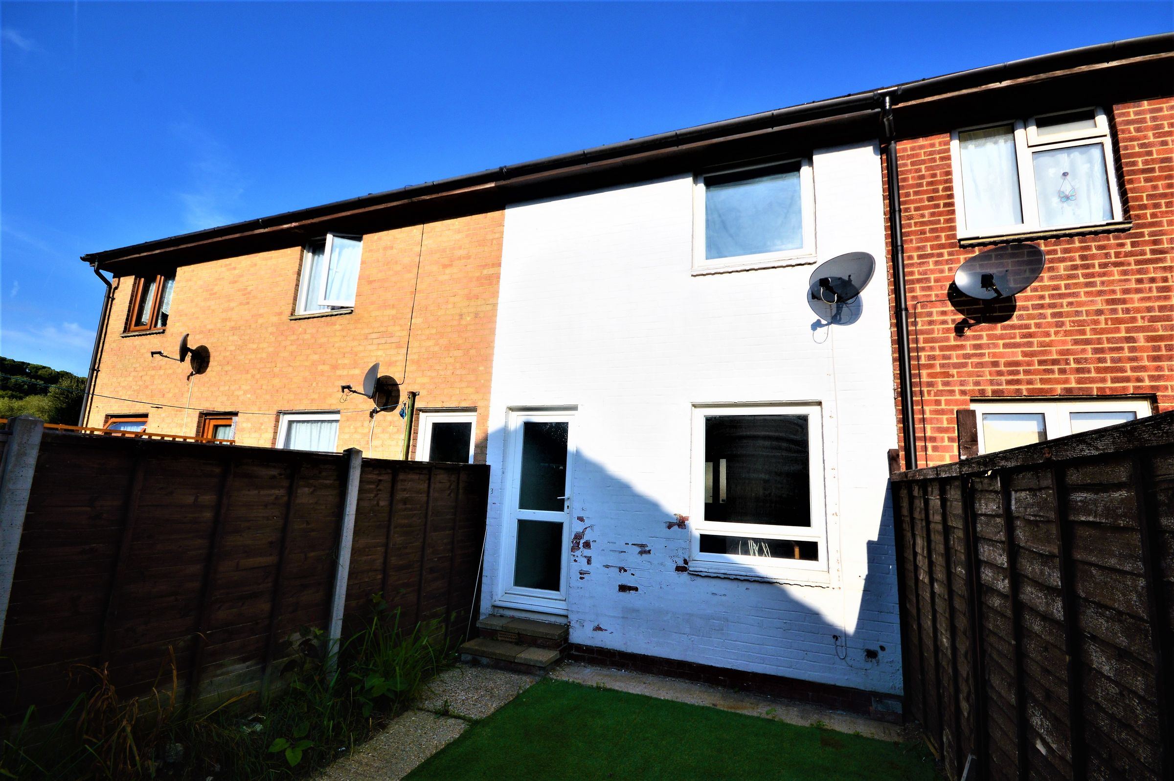 2 bed terraced house to rent in Alvington Manor View, Newport PO30 - Zoopla