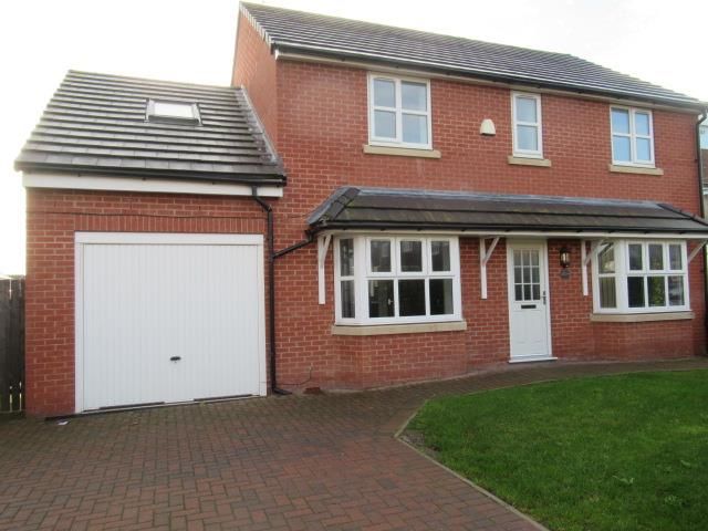 4 bed detached house to rent in Langbar Road, Leeds LS14 - Zoopla