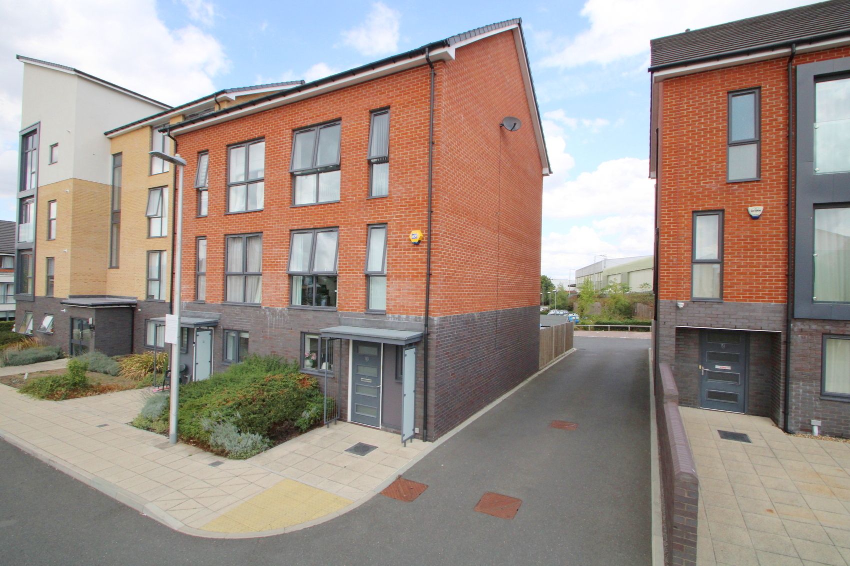 4 bed semi-detached house for sale in Woolhampton Way, Reading RG2 - Zoopla