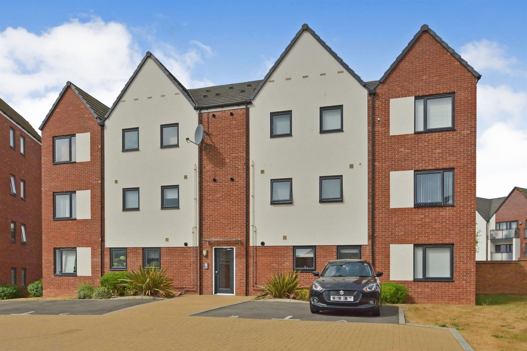 2 Bed Flat For Sale In Vespasian Road Fairfields Milton Keynes Mk11