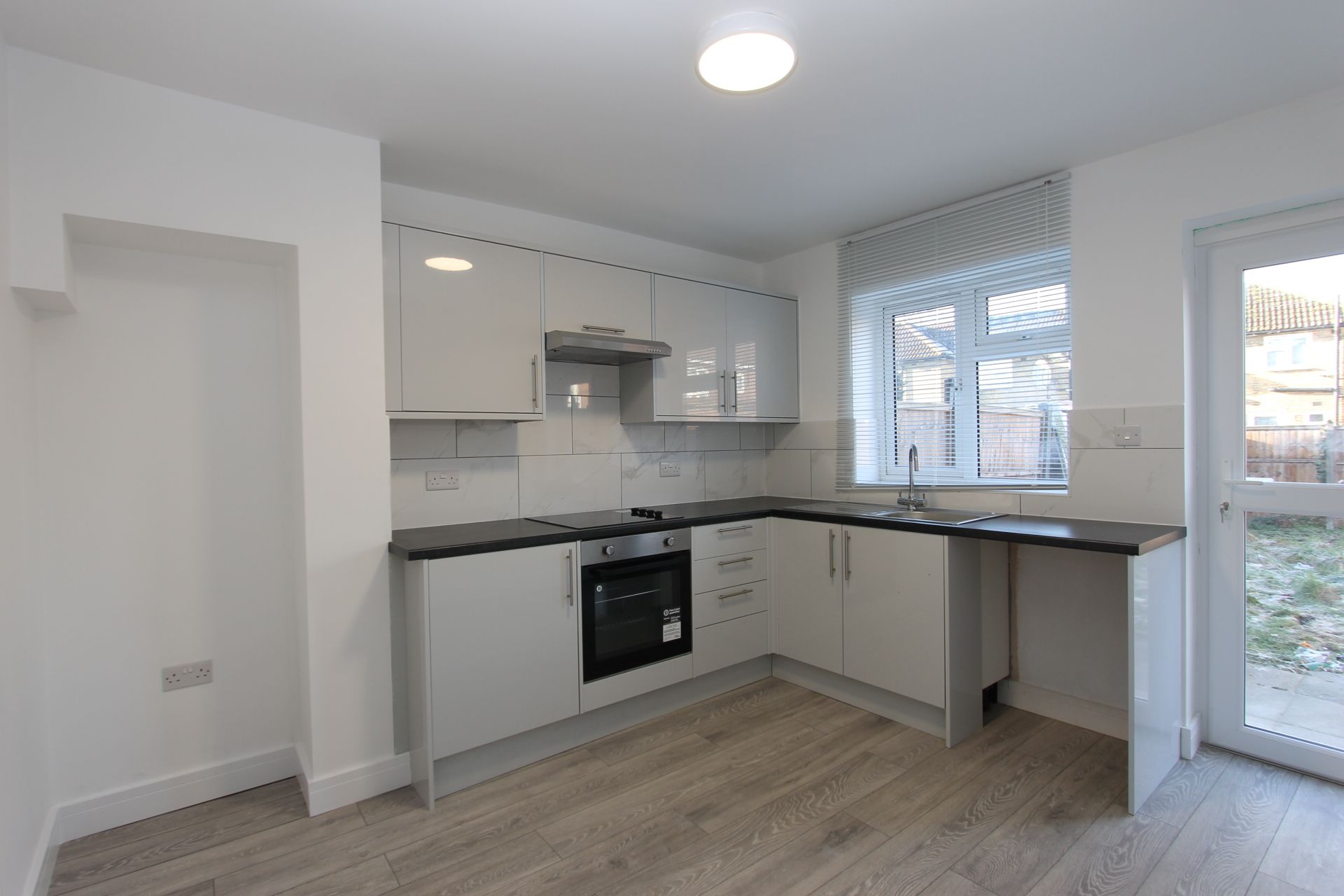 3 bed property to rent in Brettenham Road, London N18 - Zoopla
