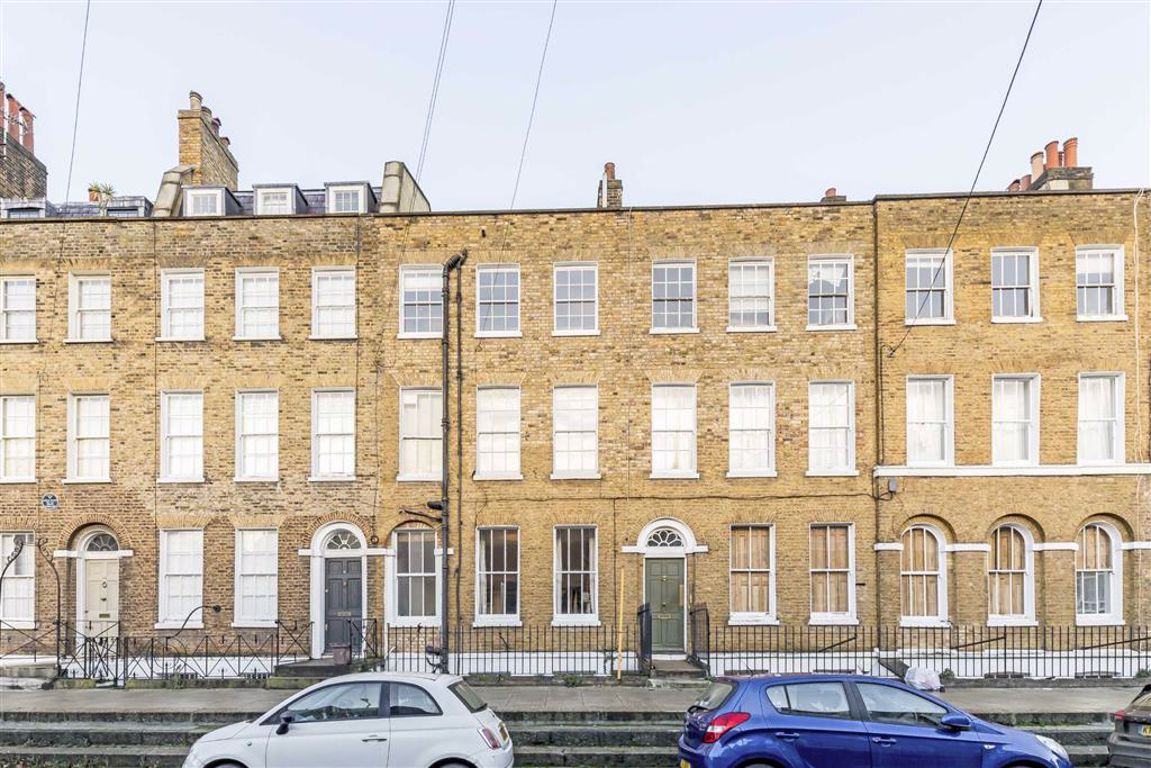 1 bed flat for sale in Surrey Square, London SE17 - Zoopla