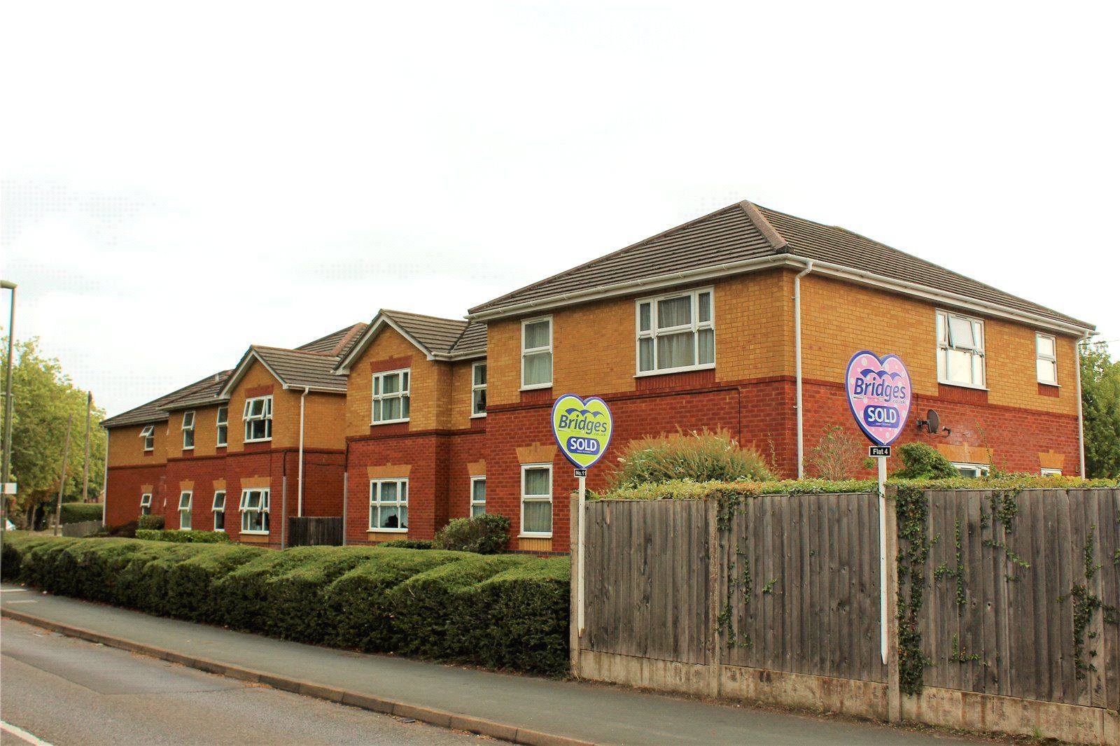 2 bed flat for sale in Redgrave Court, Ash, Surrey GU12 - Zoopla
