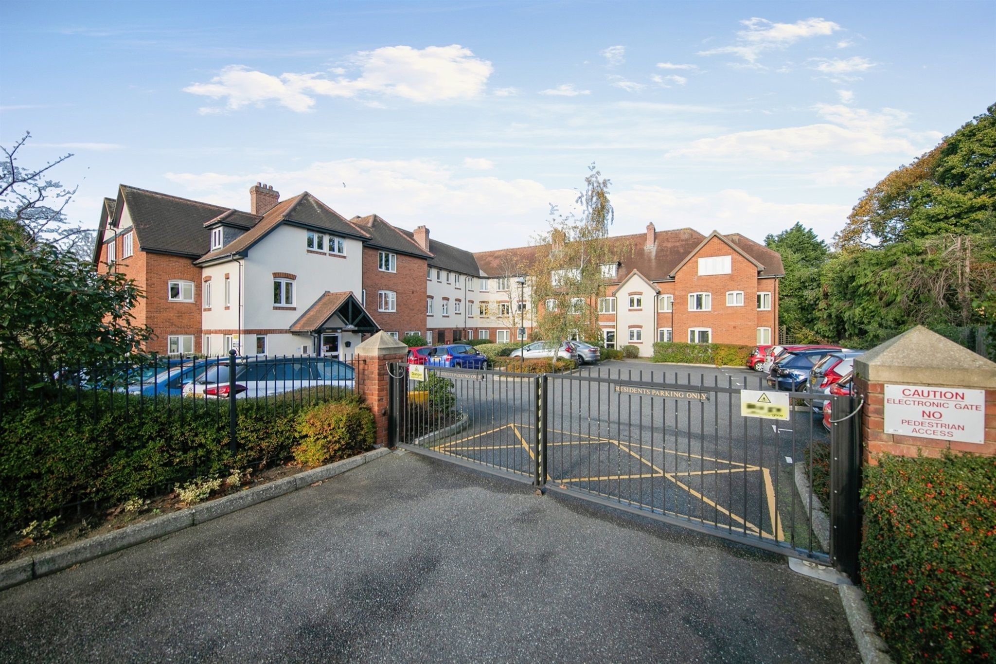 2 bed flat for sale in Cliff Lane, Ipswich IP3 - Zoopla