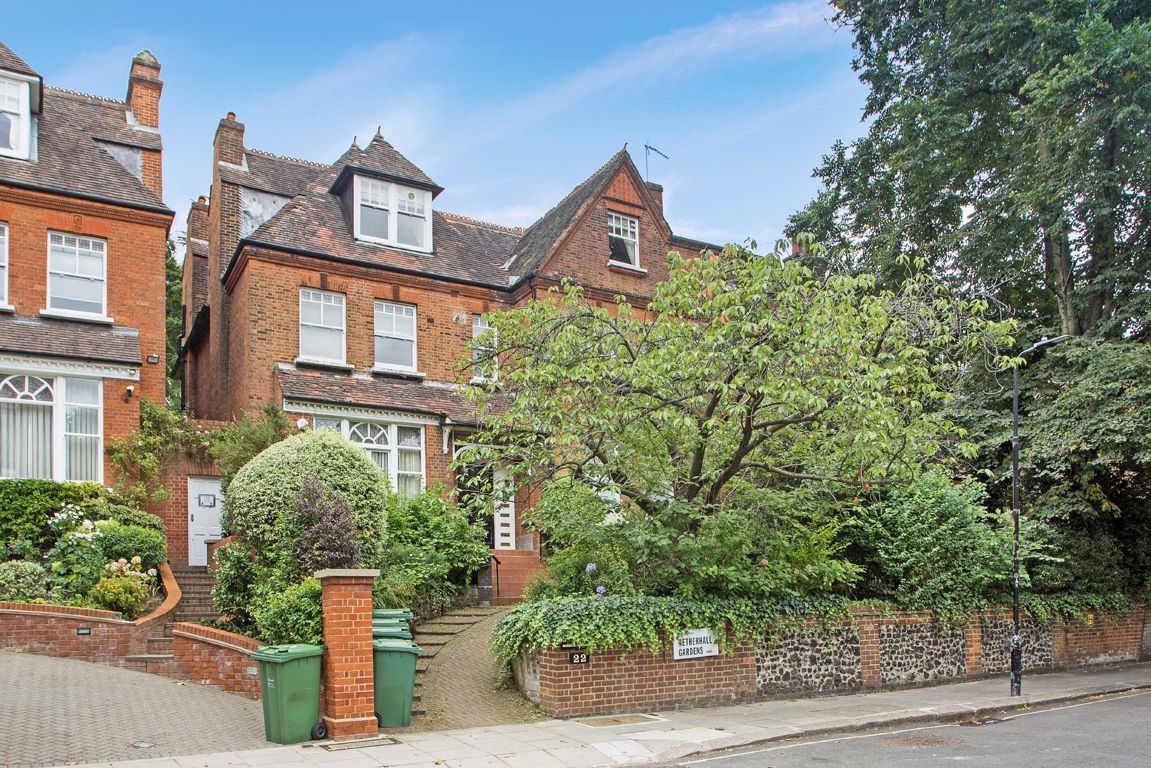 2 bed flat for sale in Netherhall Gardens, London NW3 - Zoopla