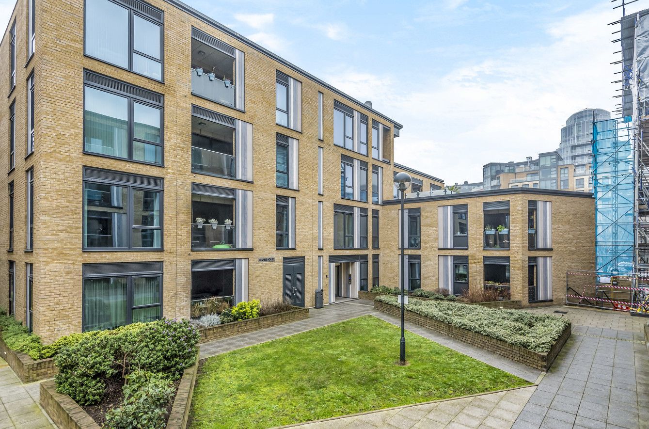 2 bed flat for sale in Eltringham Street, London SW18 - Zoopla