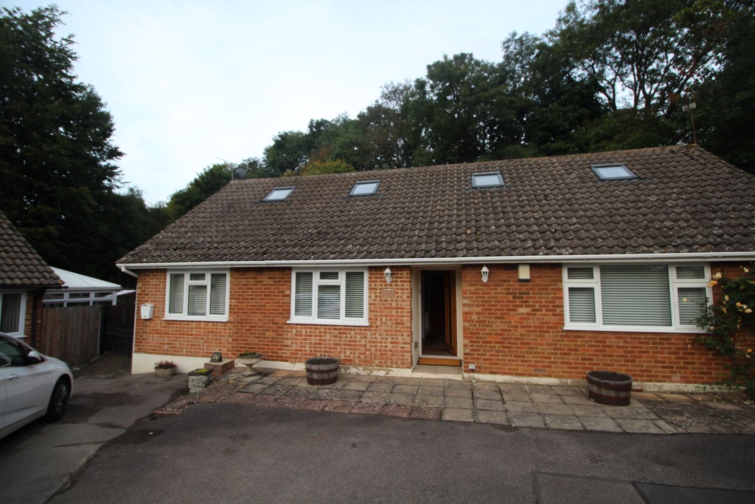 3 bed bungalow to rent in Hillside, Farningham, Dartford DA4 - Zoopla