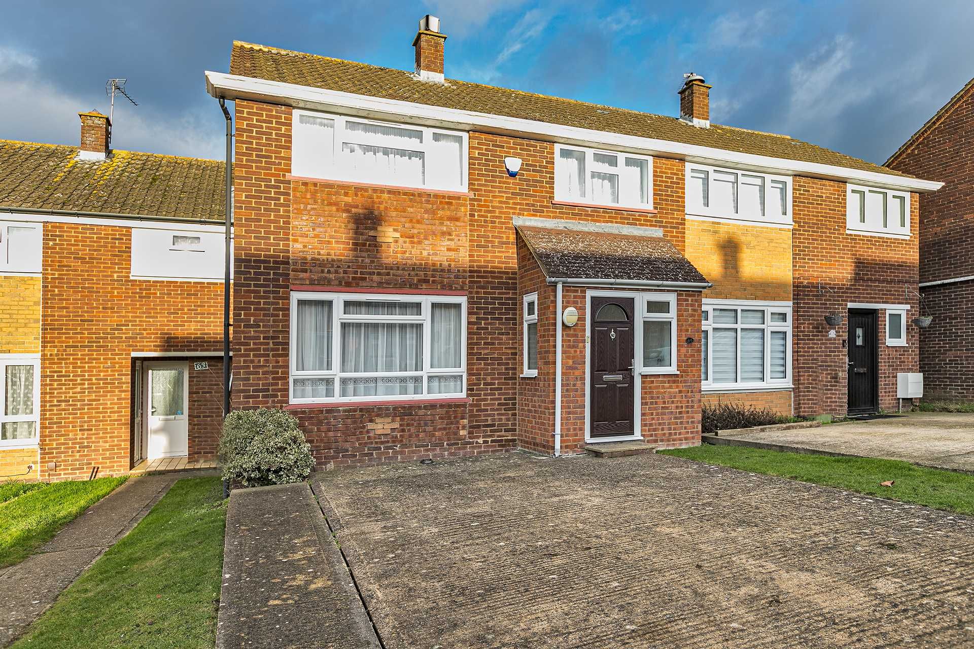 4 Bed Semi Detached House For Sale In Buckfast Avenue Bletchley