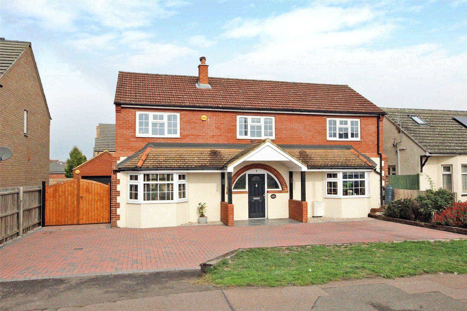 4 Bed Detached House For Sale In Cambridge Road Bedford Bedfordshire