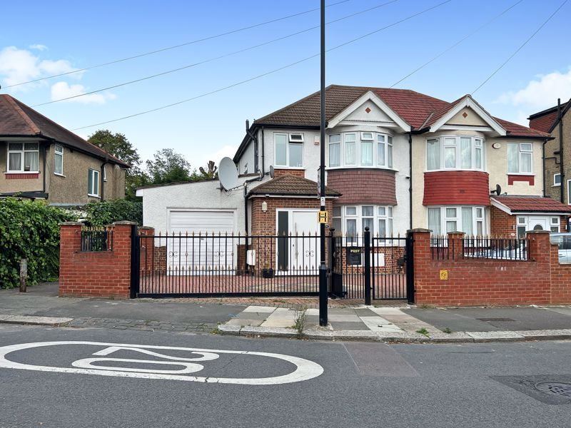 3 Bed Semi Detached House For Sale In Alderney Gardens Northolt Ub5