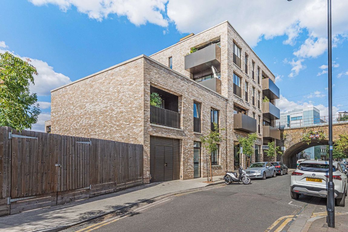 1 bed flat for sale in Reading Lane, London E8 - Zoopla
