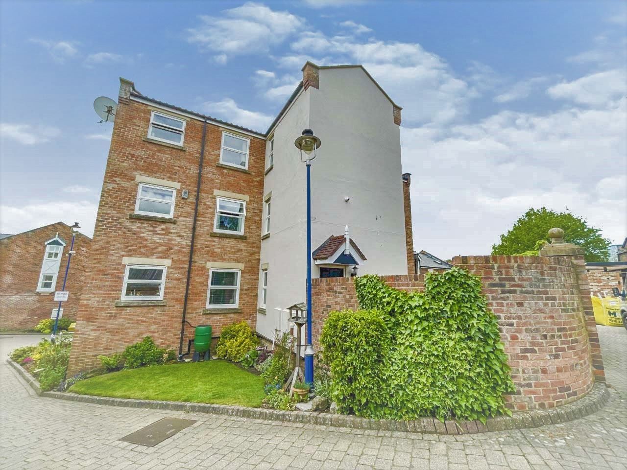 2 bed flat for sale in Mains Place, Morpeth NE61 - Zoopla