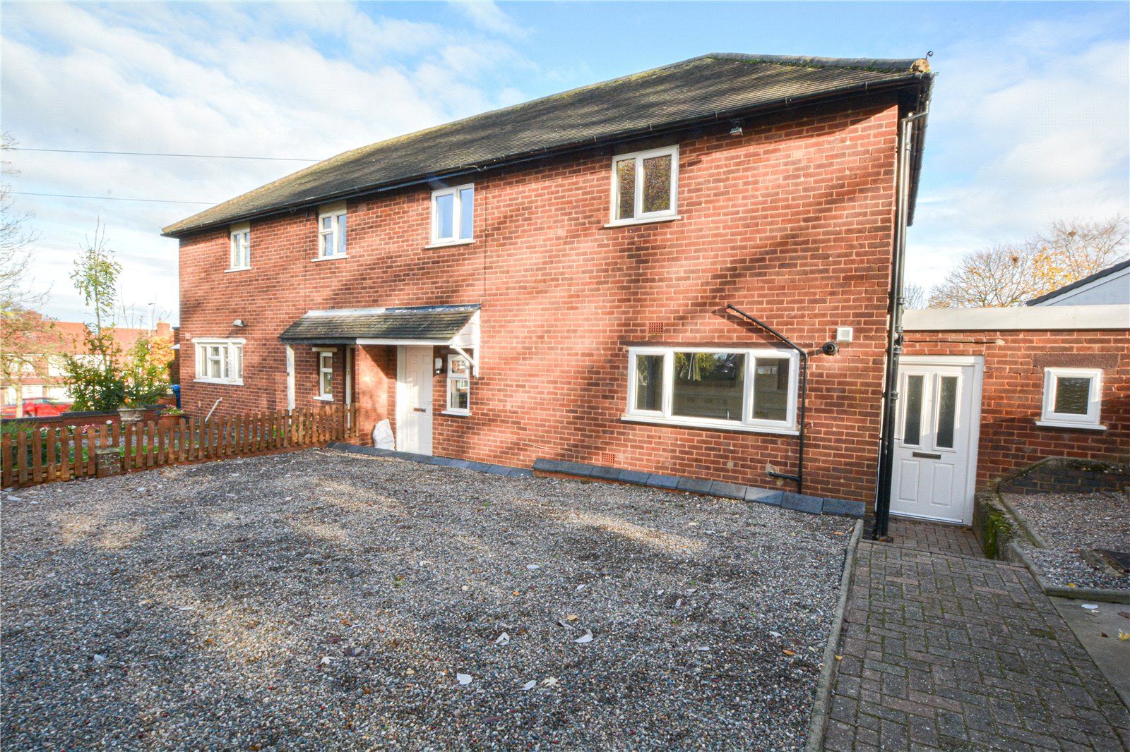 3 Bed Semi Detached House For Sale In Monks Way Amington Tamworth