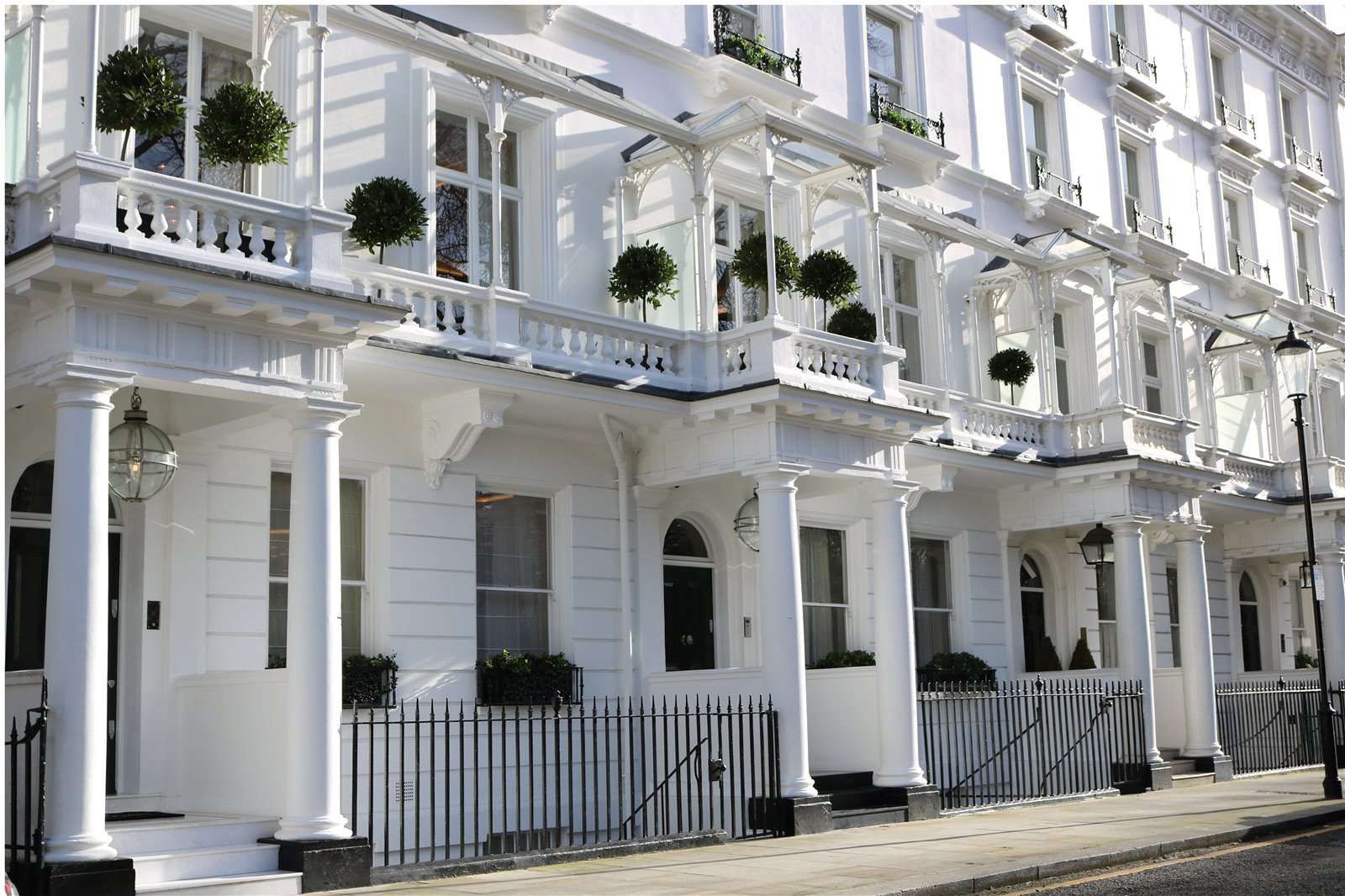 3 bed flat for sale in Cadogan Place, London SW1X - Zoopla