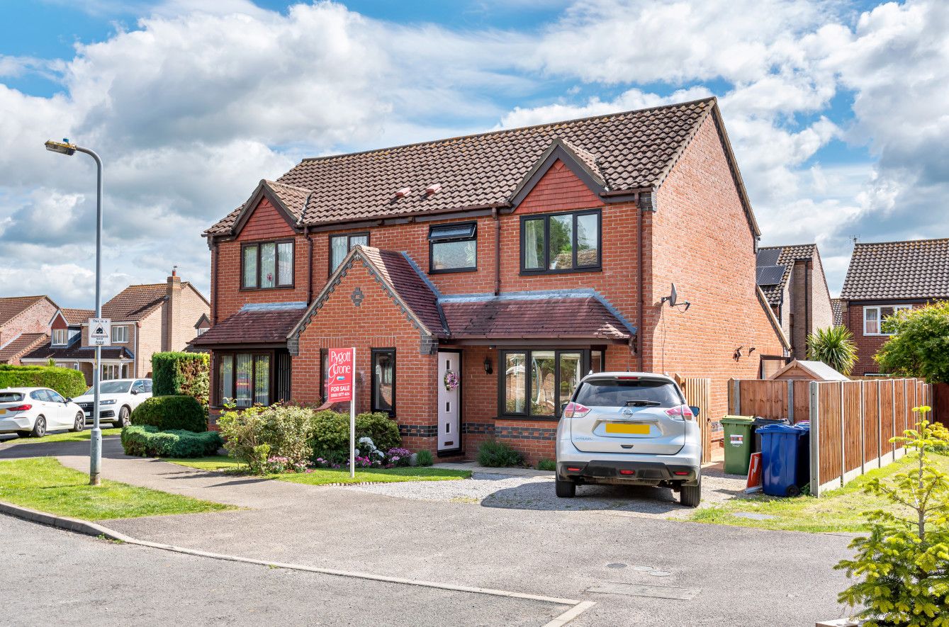 3 Bed Semi Detached House For Sale In Poachers Meadow Nettleham Ln2