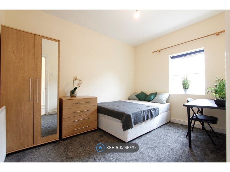 6 bed terraced house to rent in Addington Road, Reading RG1 - Zoopla