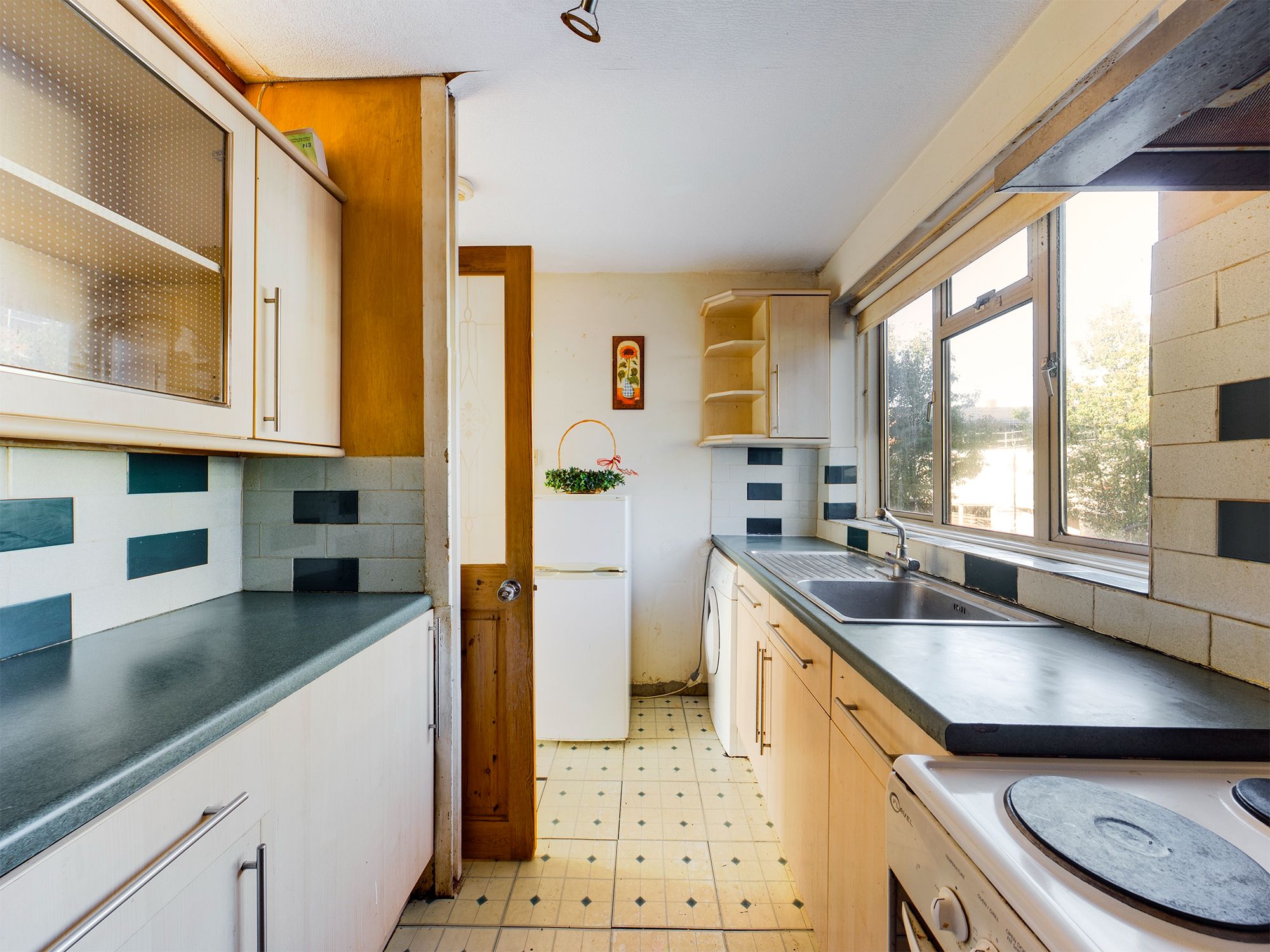 3 bed flat for sale in Cooks Road, London SE17 - Zoopla