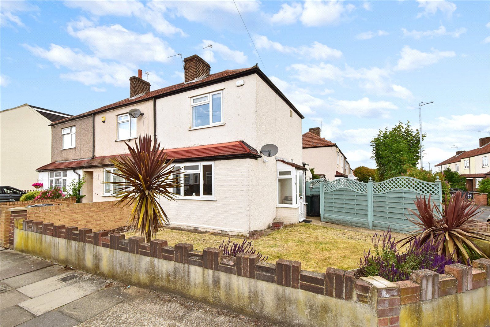 2 Bed End Terrace House For Sale In Barham Road Dartford Kent Da1