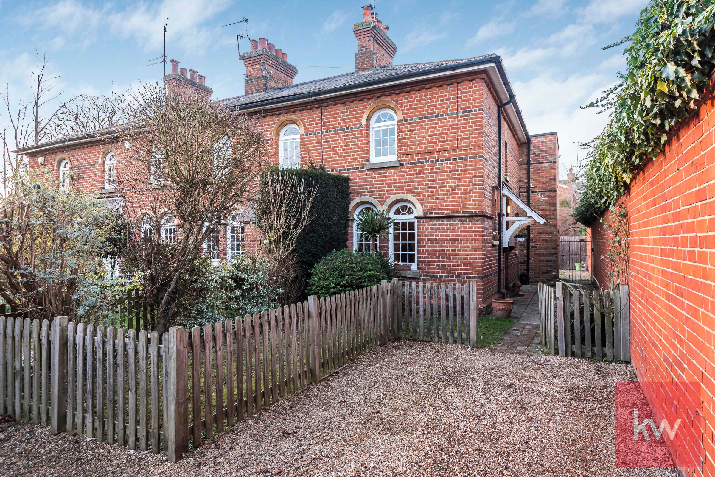 2 bed end terrace house for sale in Sunnymede Cottages, Ray Mill Road ...