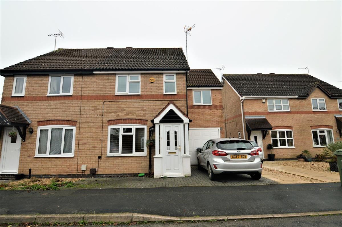 3 Bed Terraced House To Rent In Whitebeam Close Narborough Leicester