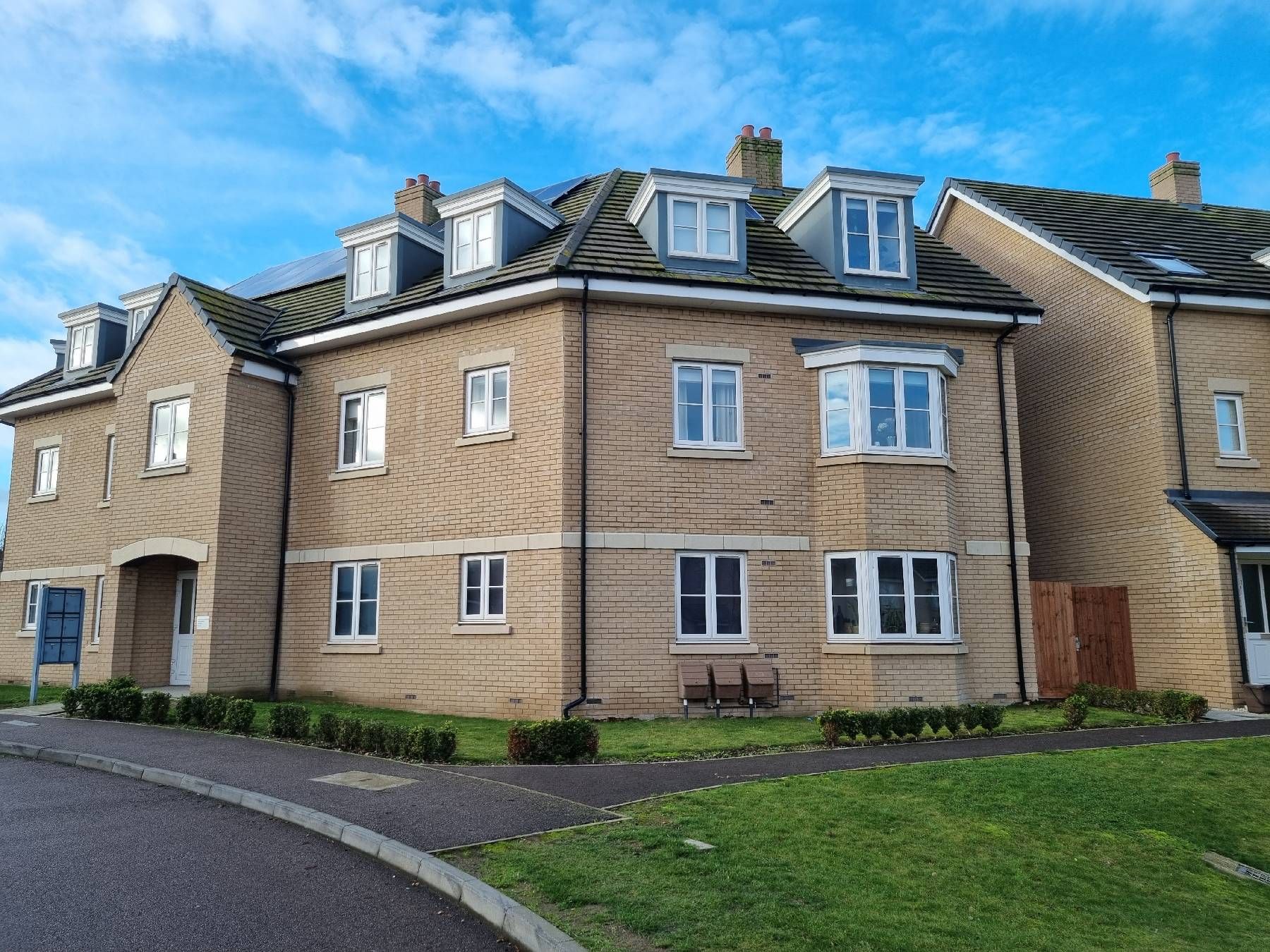 2 bed flat for sale in Sassoon Drive, Royston SG8 - Zoopla