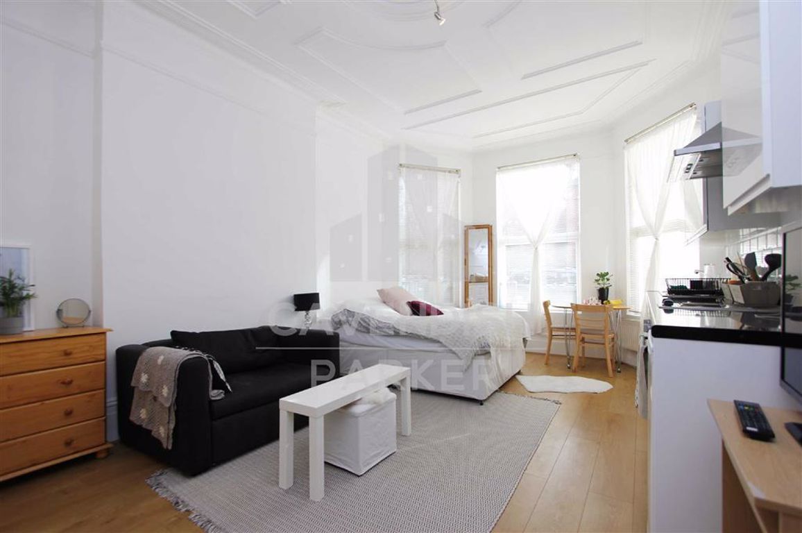 Studio to rent in Manstone Road, Kilburn, London NW2 - Zoopla