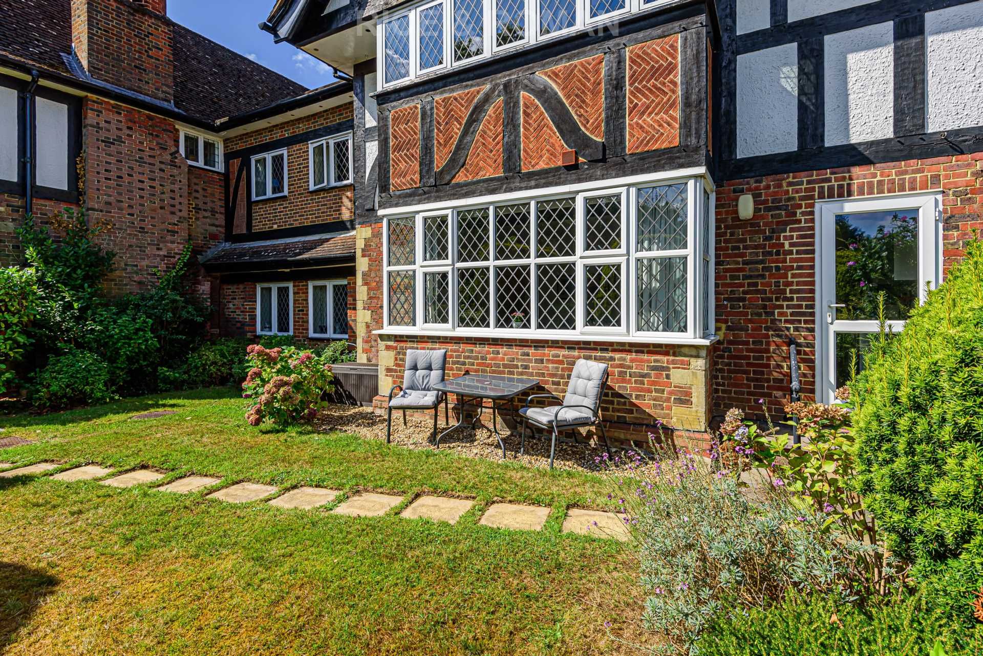 2 bed flat for sale in Copsem Lane, Esher KT10 - Zoopla