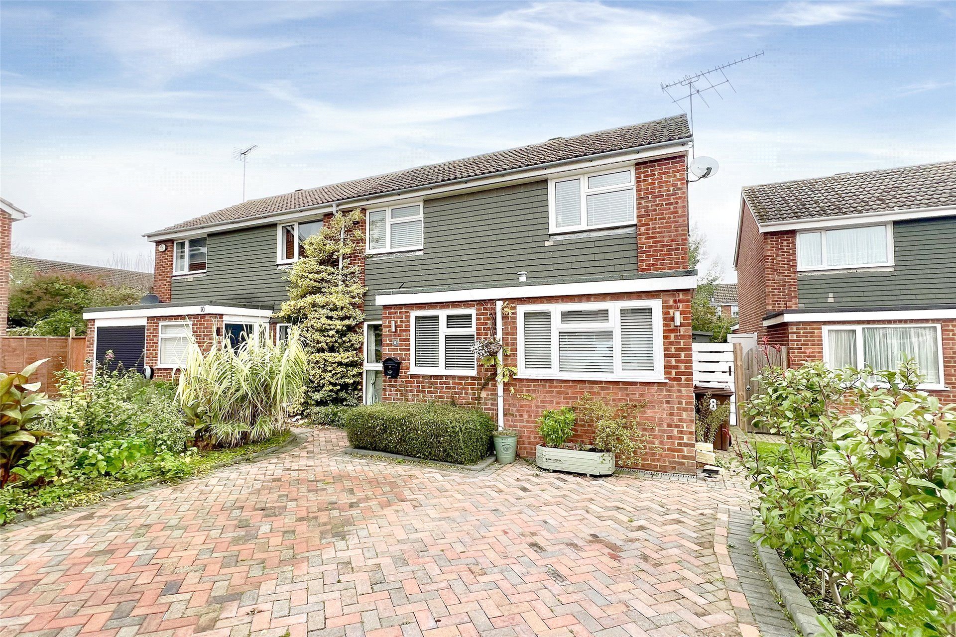 3 Bed Semi Detached House For Sale In Bowyer Crescent Wokingham