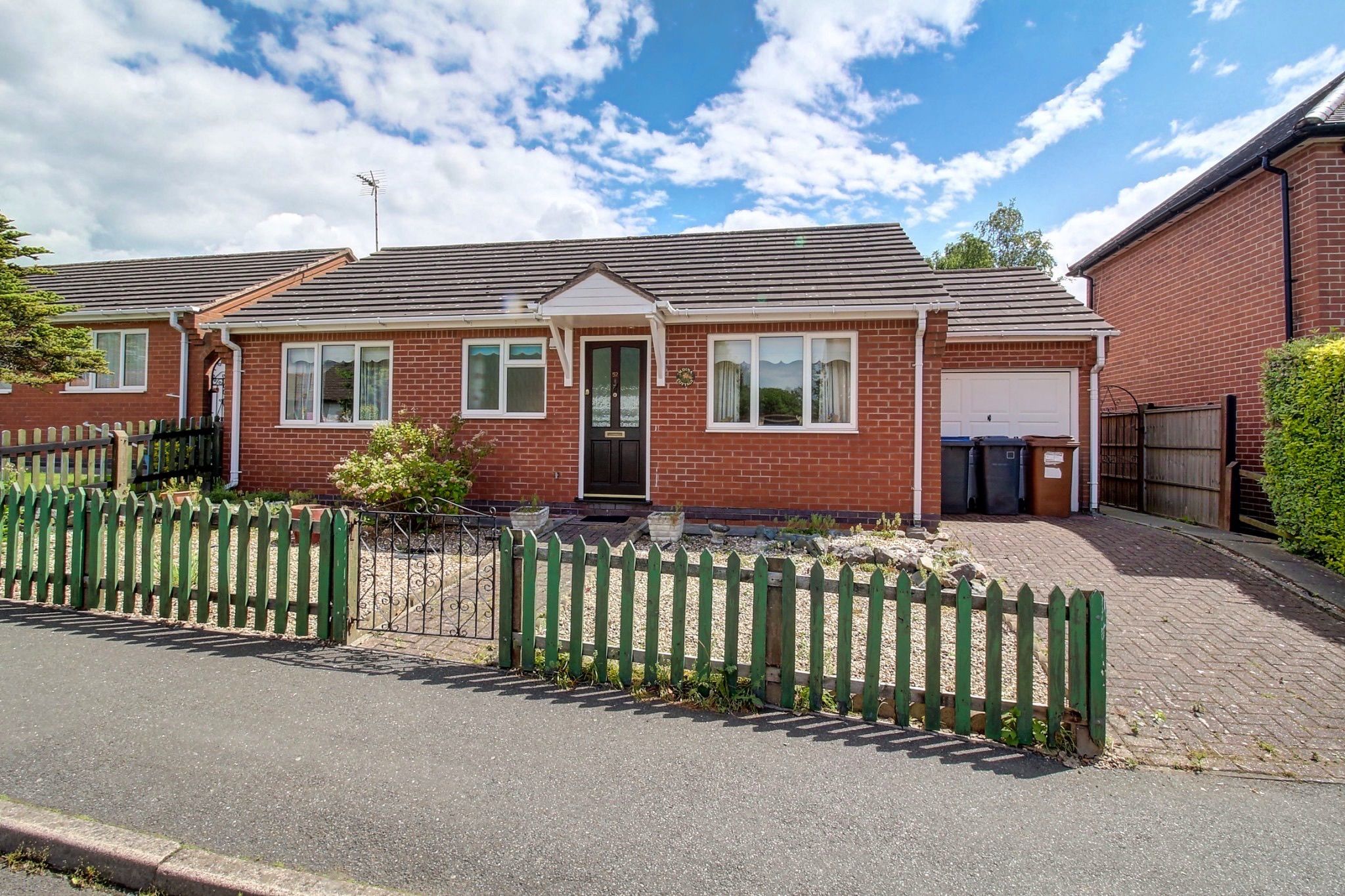2 Bed Detached Bungalow For Sale In Westfields Barlestone Nuneaton