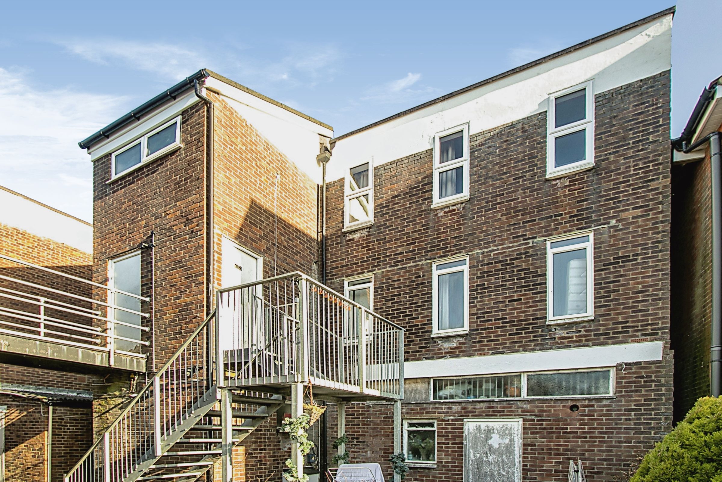 2 bed flat for sale in Bargates, Christchurch BH23 - Zoopla