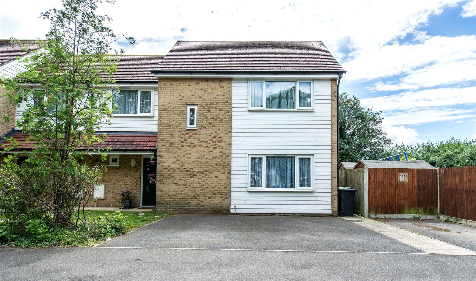 3 Bed Semi Detached House For Sale In Epsom Close Gravesend Kent Da12