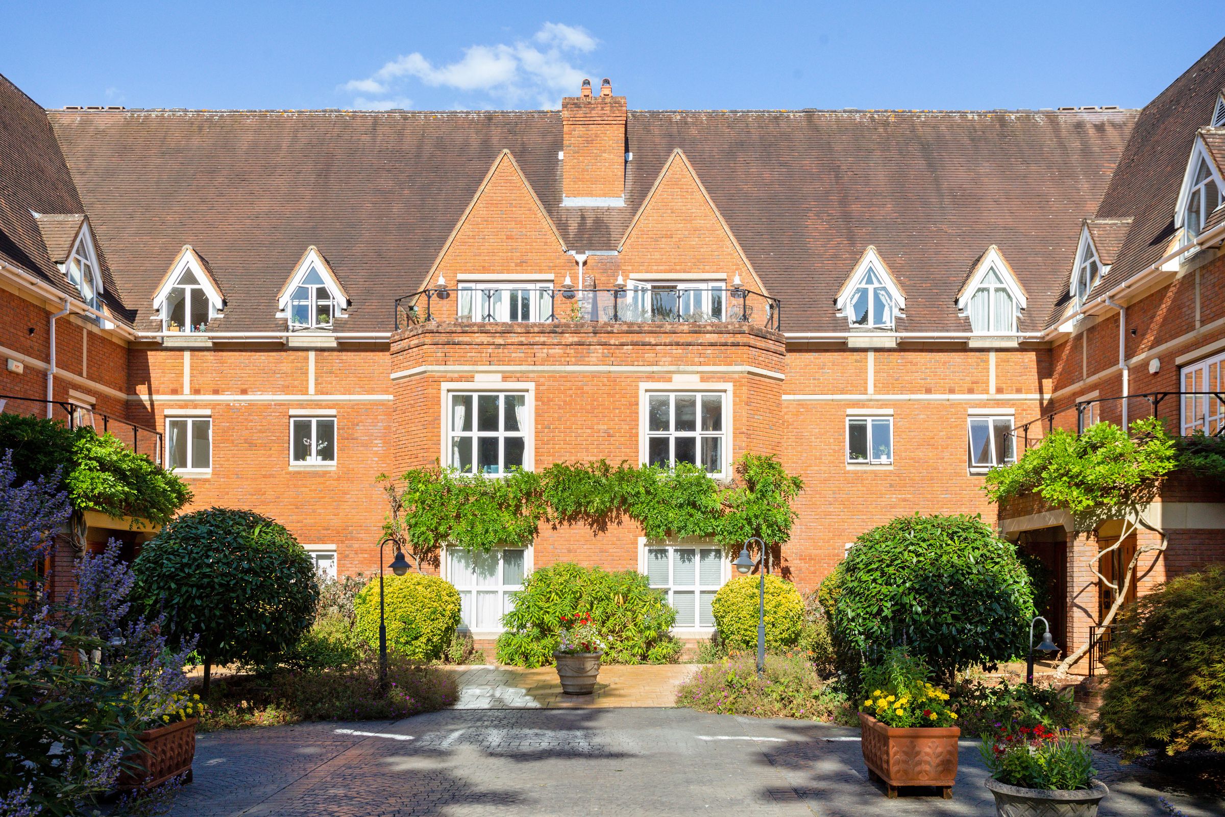 3 bed flat to rent in The Water Gardens, Coombe KT2 - Zoopla