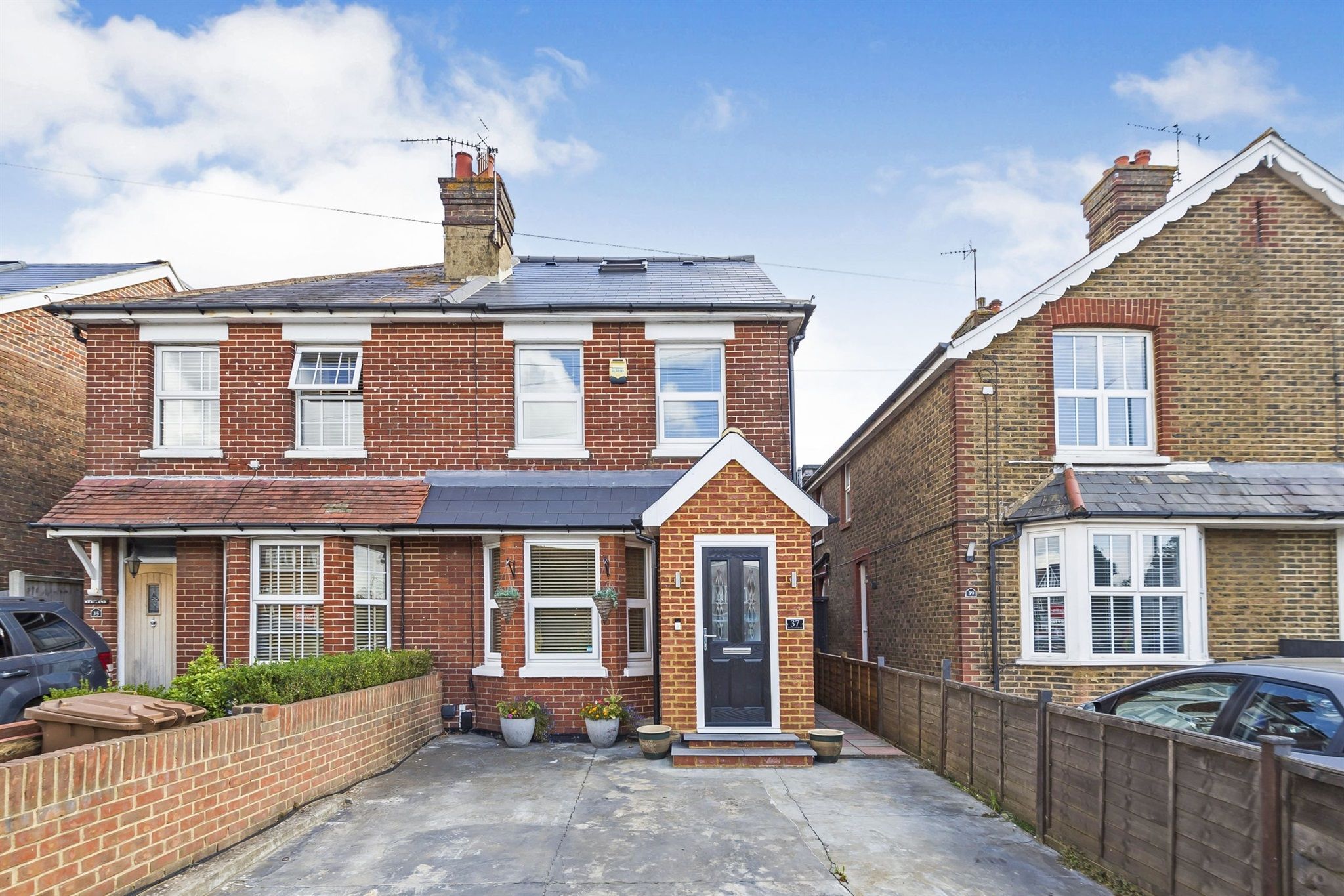 3 Bed Semi Detached House For Sale In Brighton Road Salfords Redhill