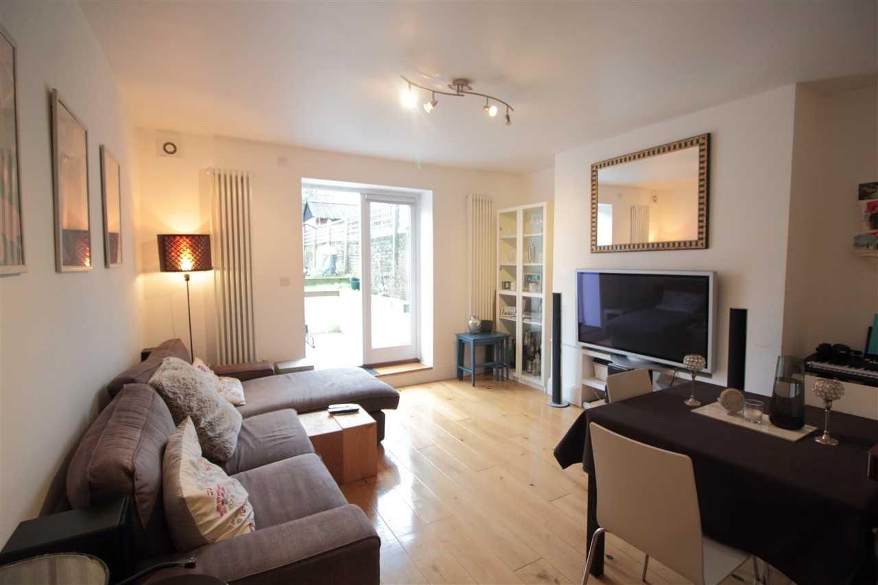 2 bed flat to rent in Lambert Road, London SW2 - Zoopla