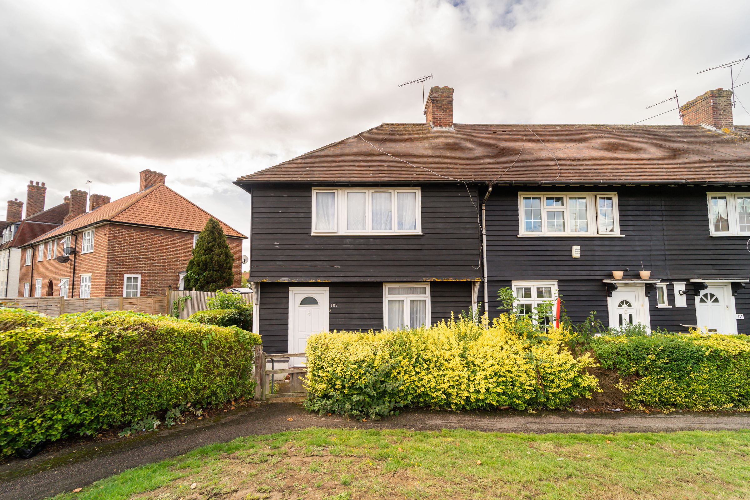 3 bed terraced house for sale in Orange Hill Road, Edgware, Greater ... 3 bed terraced house for sale in Orange Hill Road, Edgware, Greater ...