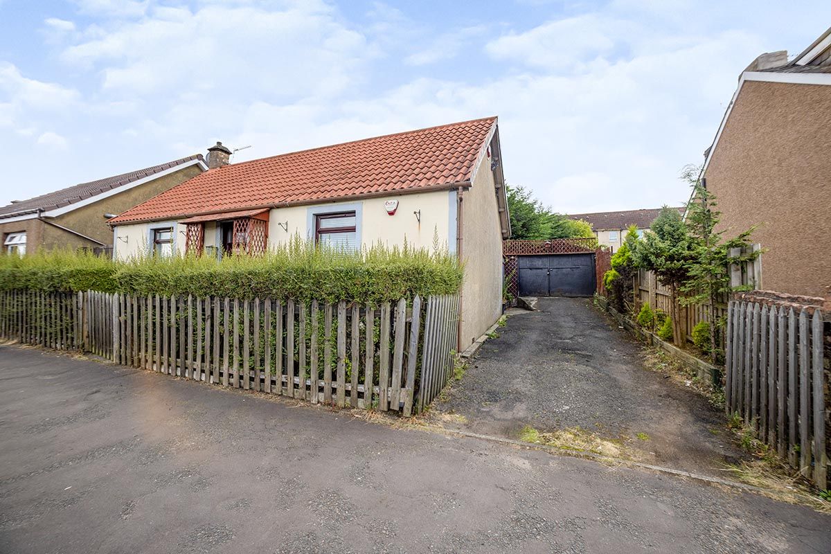 2 bed cottage for sale in The Beeches, Armadale, Bathgate, West Lothian ...