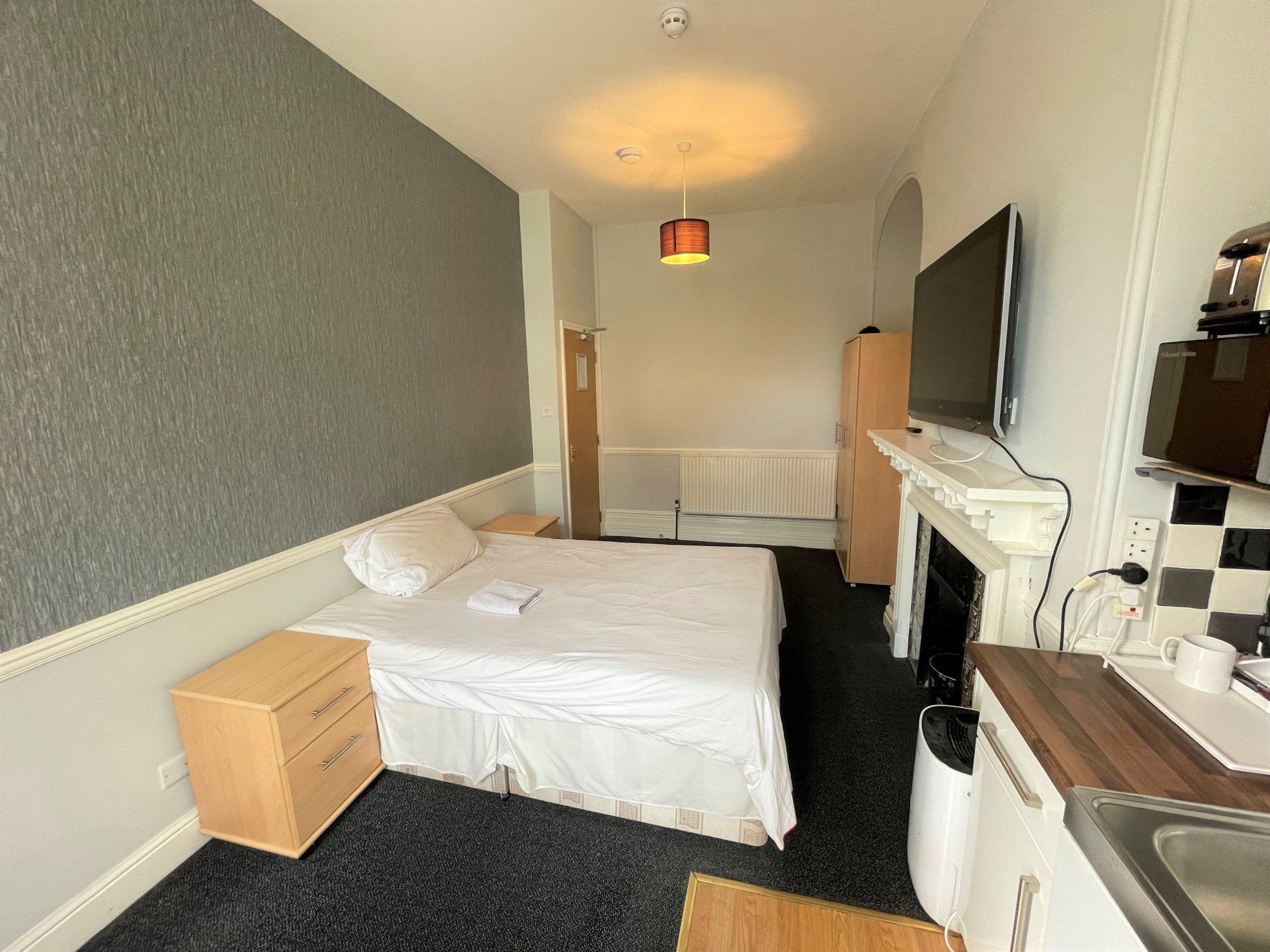 Studio to rent in Bath Road, Reading, Reading RG1 - Zoopla