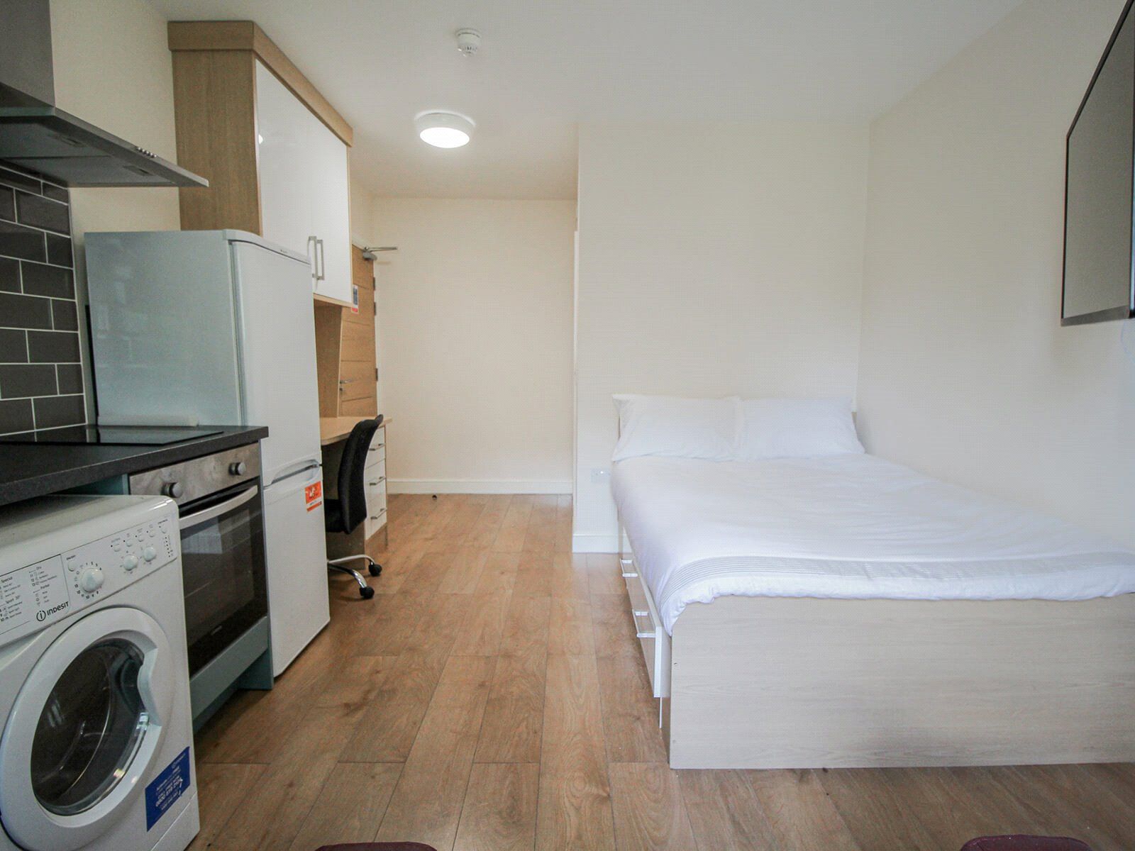 Studio to rent in Lofthouse Place, Leeds, West Yorkshire LS2 - Zoopla