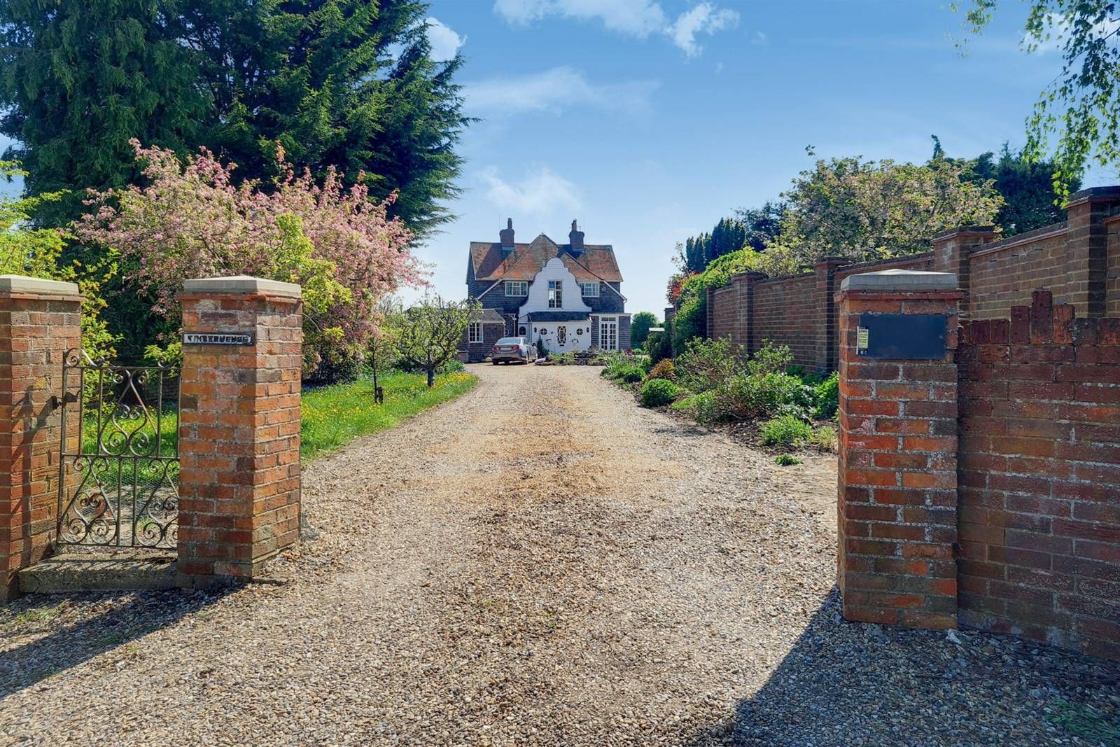 3 Bed Detached House For Sale In Hardings Green Cookham Dean