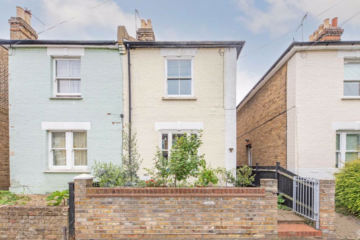 4 Bed Semi Detached House For Sale In Haliburton Road St Margarets