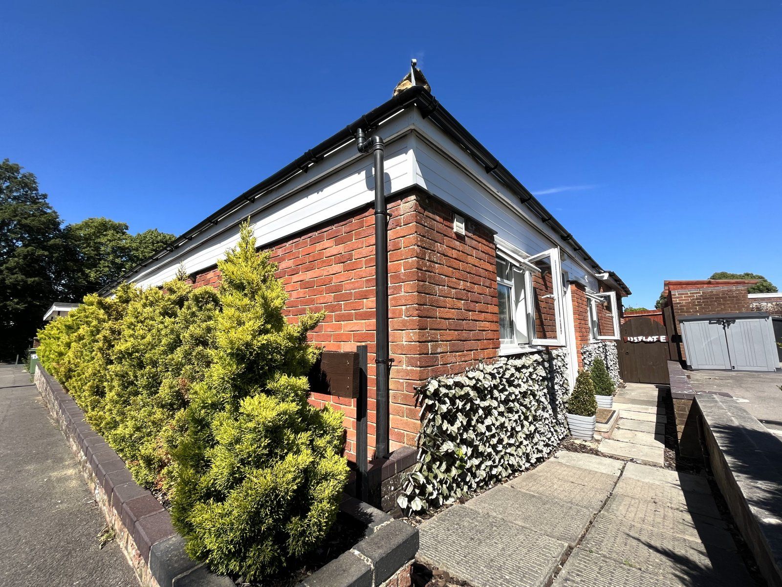 2 bed flat for sale in Worting Road, Basingstoke, Hampshire RG22 - Zoopla