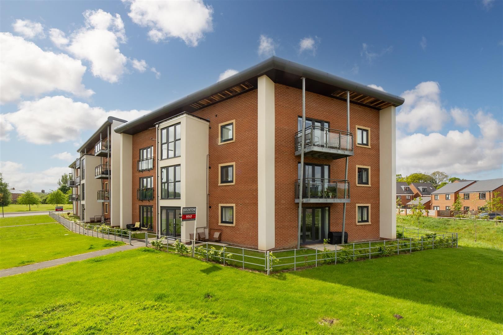 2 bed flat for sale in Willowbay Drive, Newcastle Upon Tyne NE13 - Zoopla