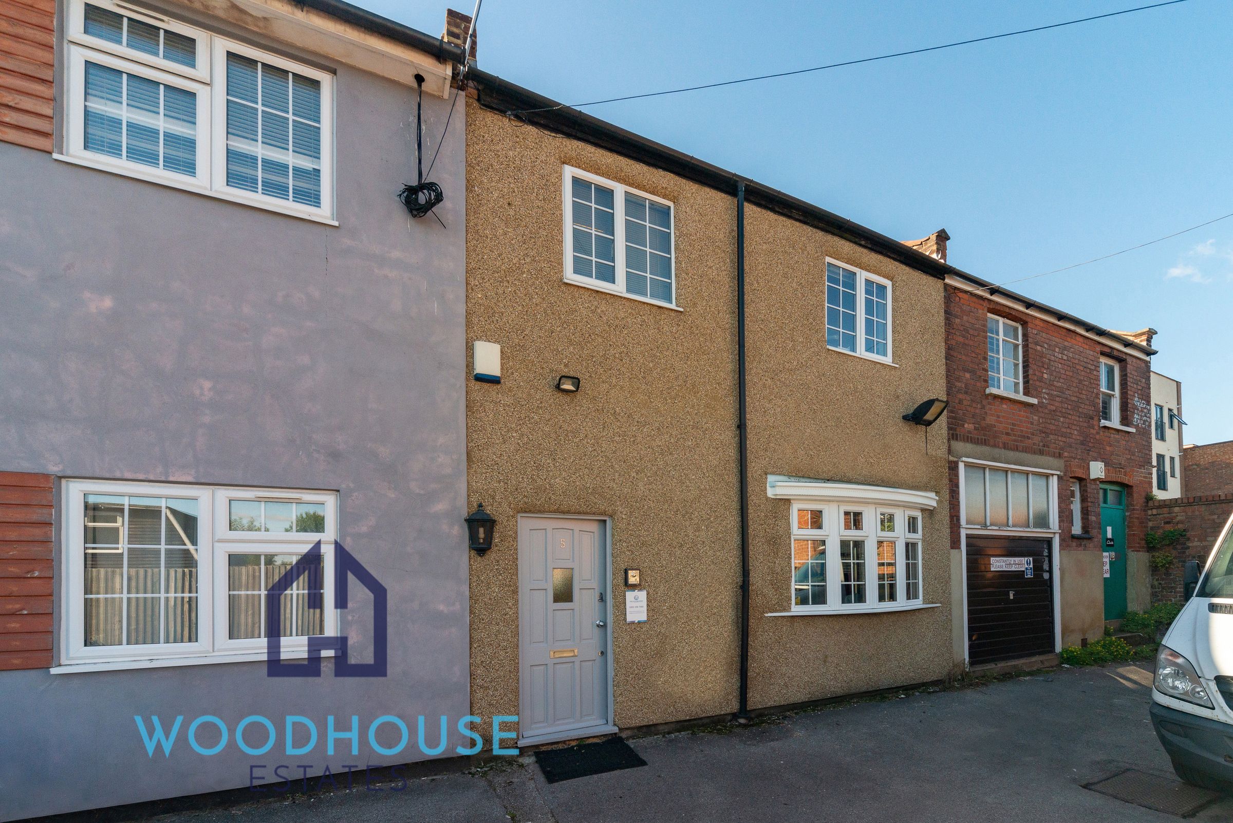 2 bed mews house for sale in Castle Mews, London N12 - Zoopla