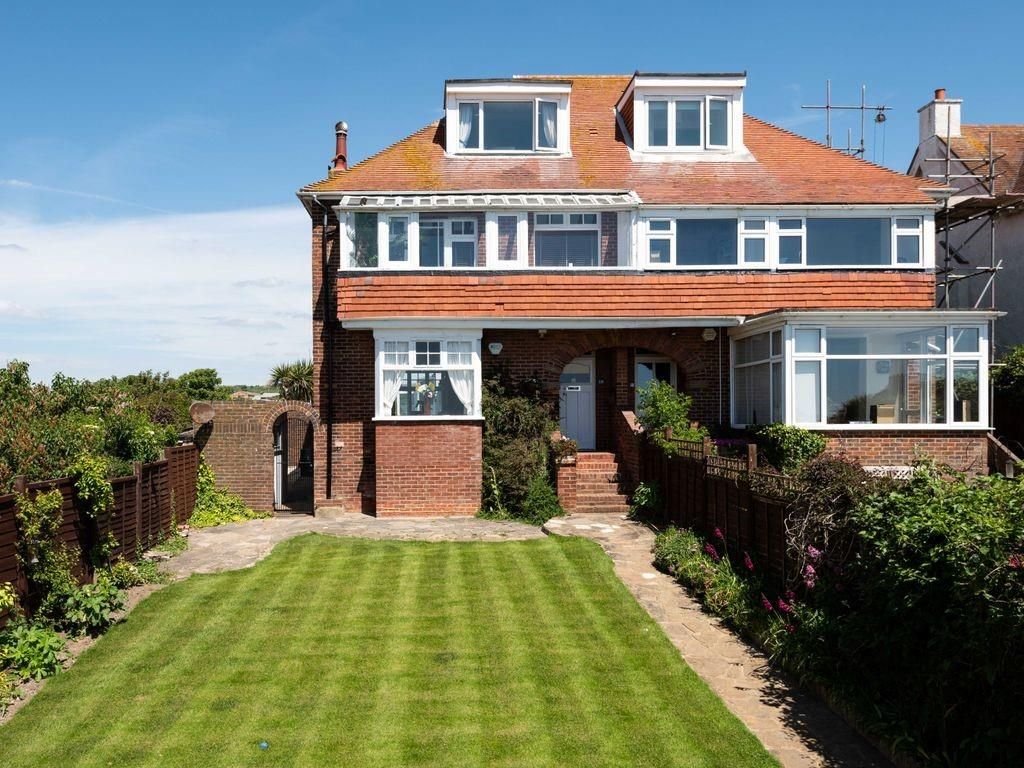 4 Bed Semi Detached House For Sale In The Cliff Roedean Brighton Bn2