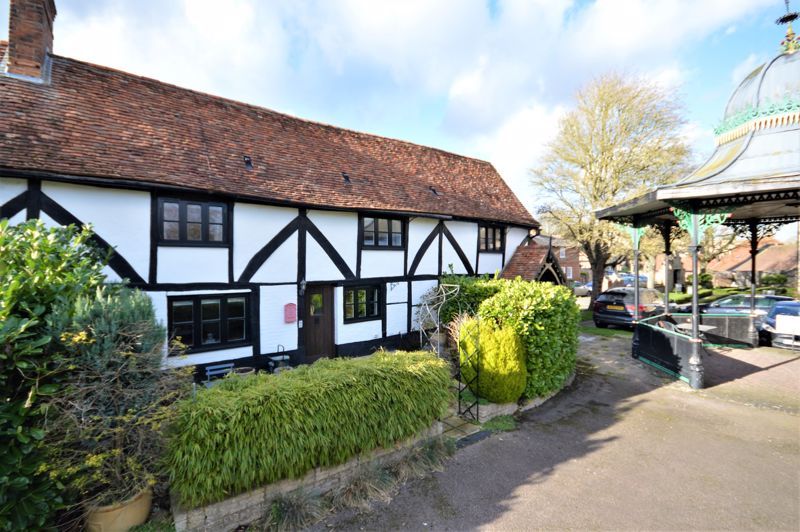 2 bed cottage for sale in High Street, Thame OX9 - Zoopla
