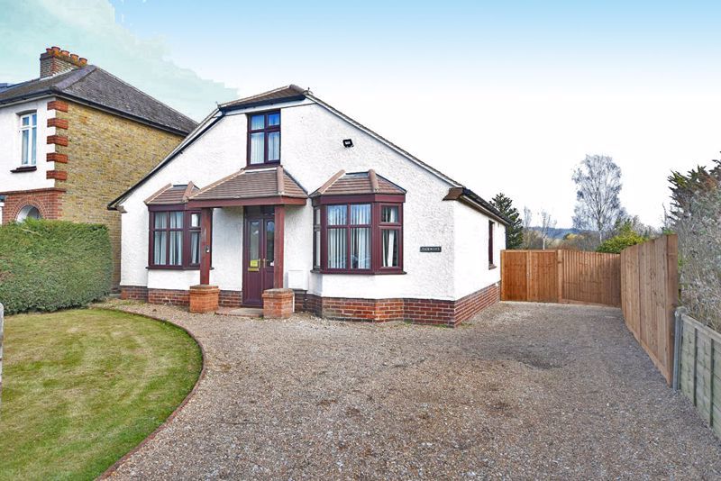 4 bed detached bungalow to rent in Chatham Road, Sandling, Maidstone ...